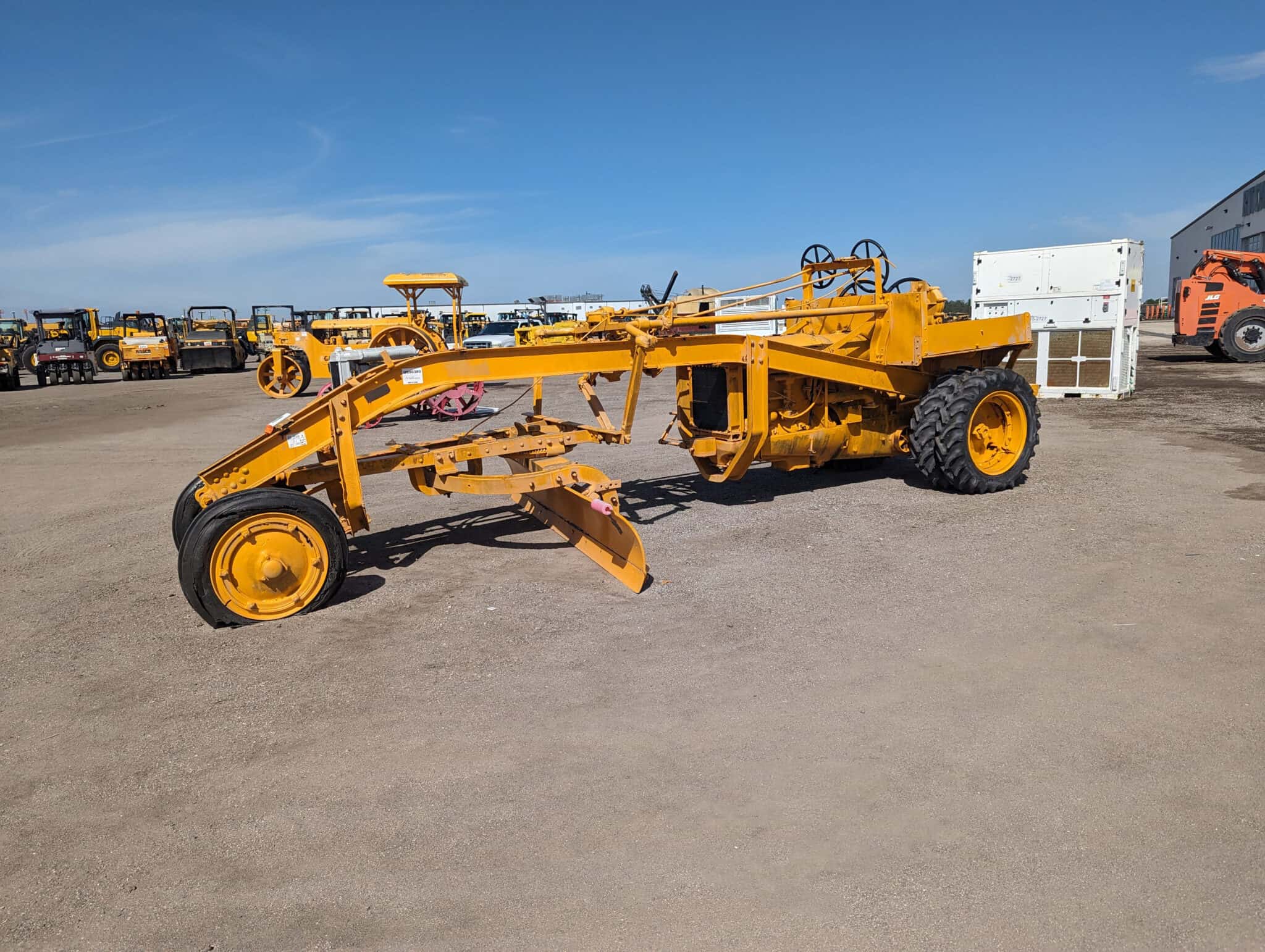 Buying A Motor Grader: 4 Tips, Prices & Guide | VeriTread